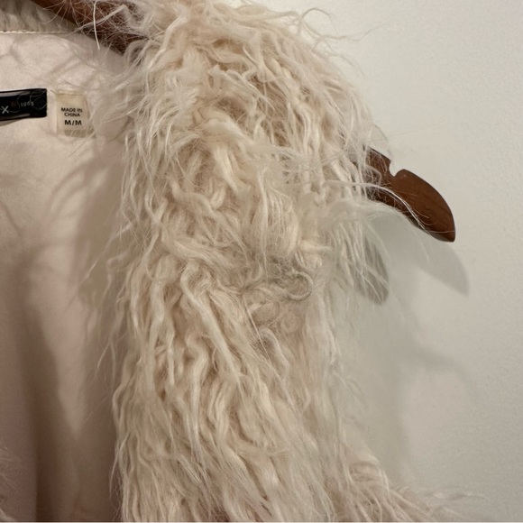 Dex | Jackets & Coats | Nwt Dex Faux Fur Cream Nude Fuzzy Outer Vest ...